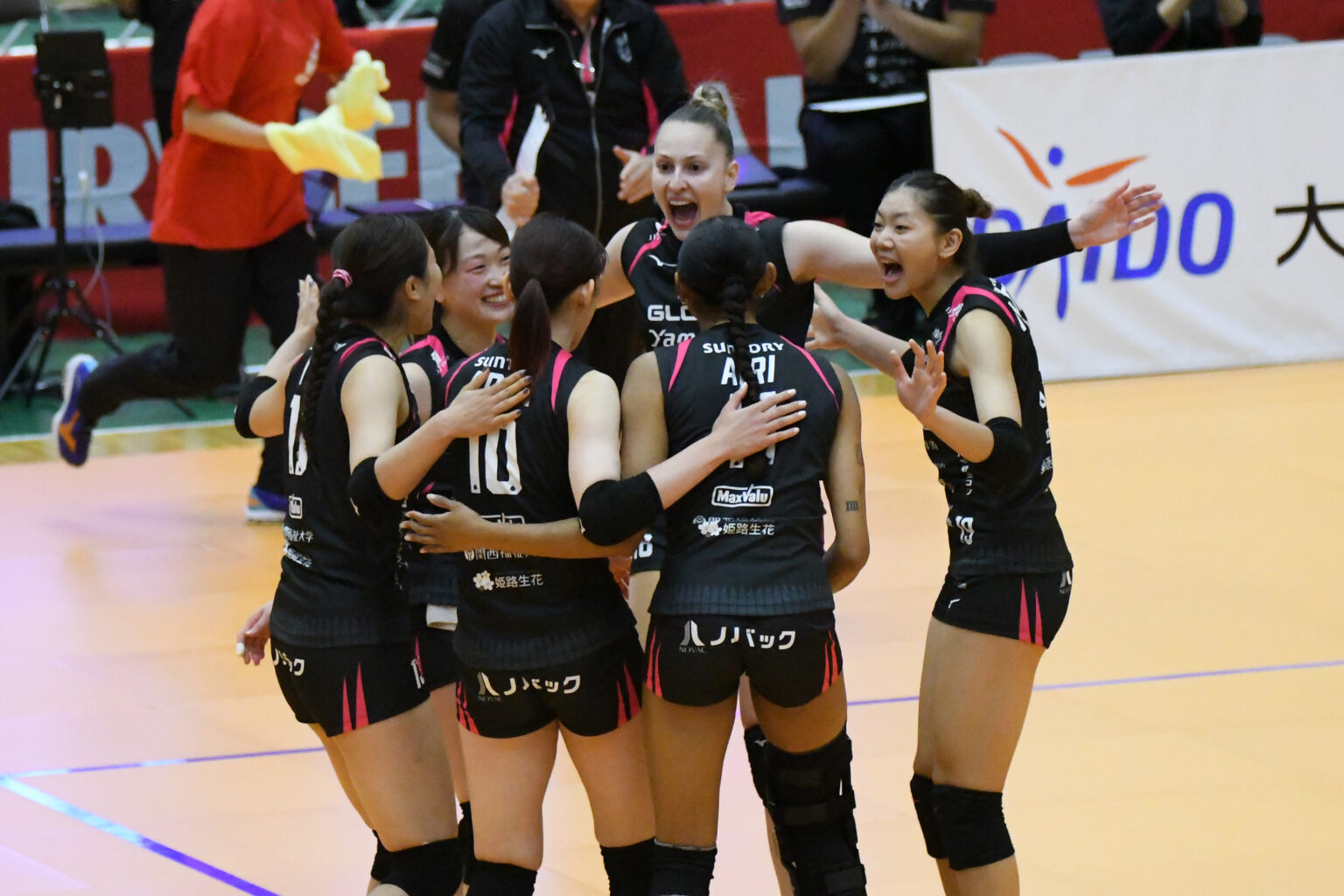 姫路が第1セットを取られるも逆転勝利！ 高いブロックと安定した守備力でAstemoを撃破【大同生命SVリーグ女子第3節GAME1】 | バレーボールキング