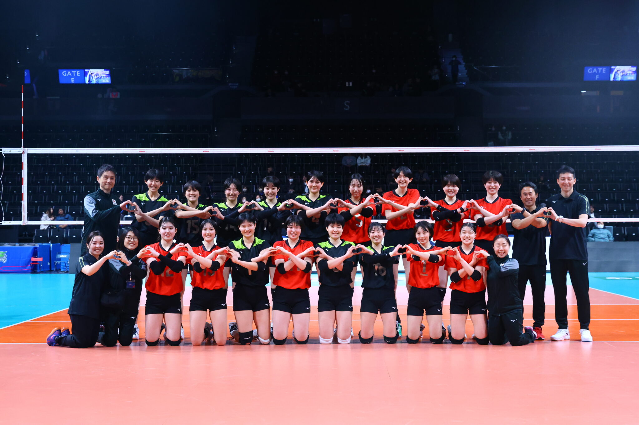 女子U19,U21日本代表がSVリーグの舞台で紅白戦を実施「世界大会と同じ雰囲気を感じてワクワクした」「プレーしやすかった」と選手たちの声 | バレーボールキング