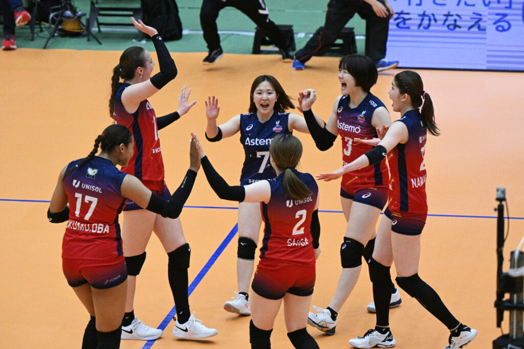 【SV女子結果まとめ】Astemoがチャンピオンシップ進出最後の1枠を掴み取る！ 大阪MVのレギュラーシーズン優勝が確定【第21節】 | バレーボールキング